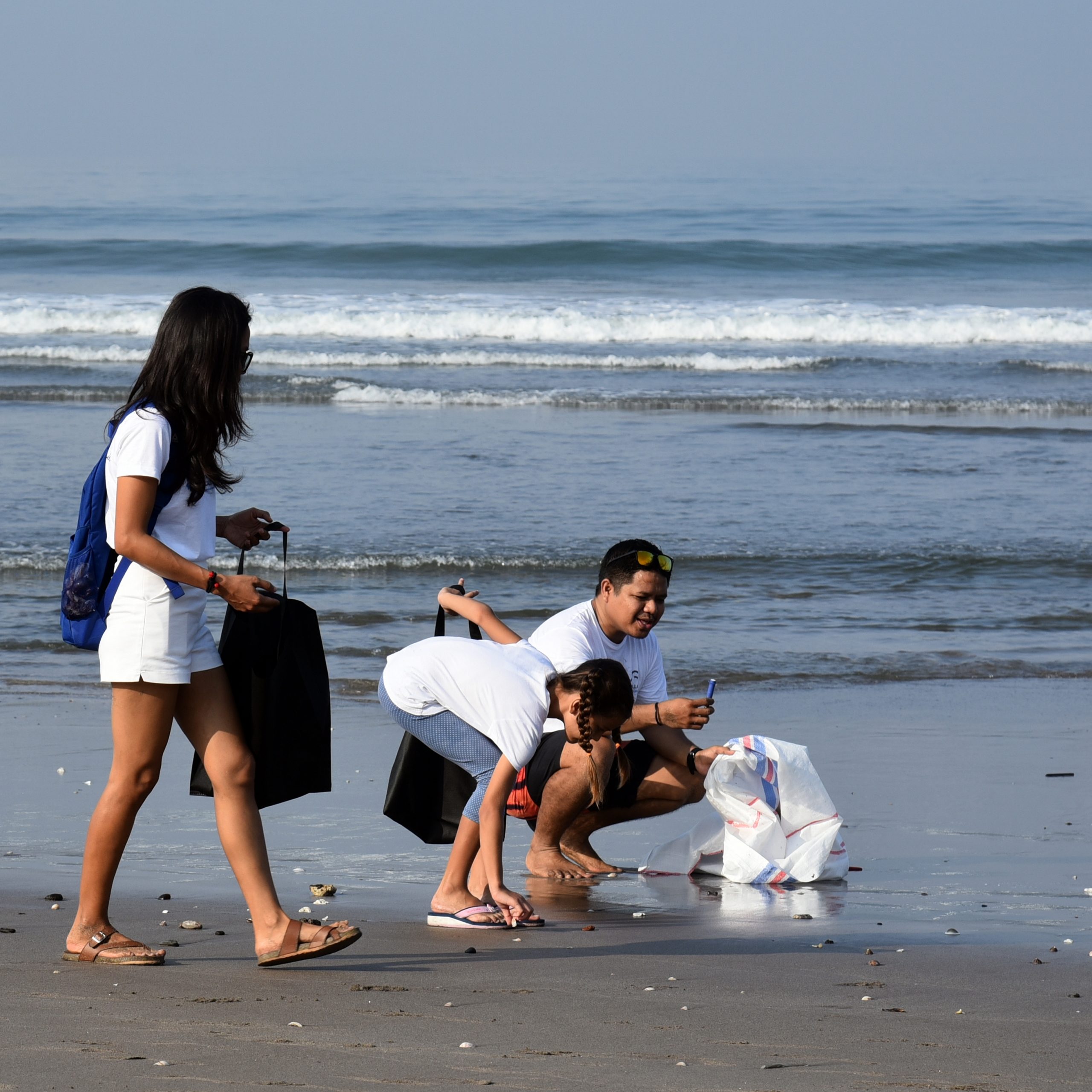 Beach Clean Up at Batu Belig by PT Seafood Inspection Laboratory